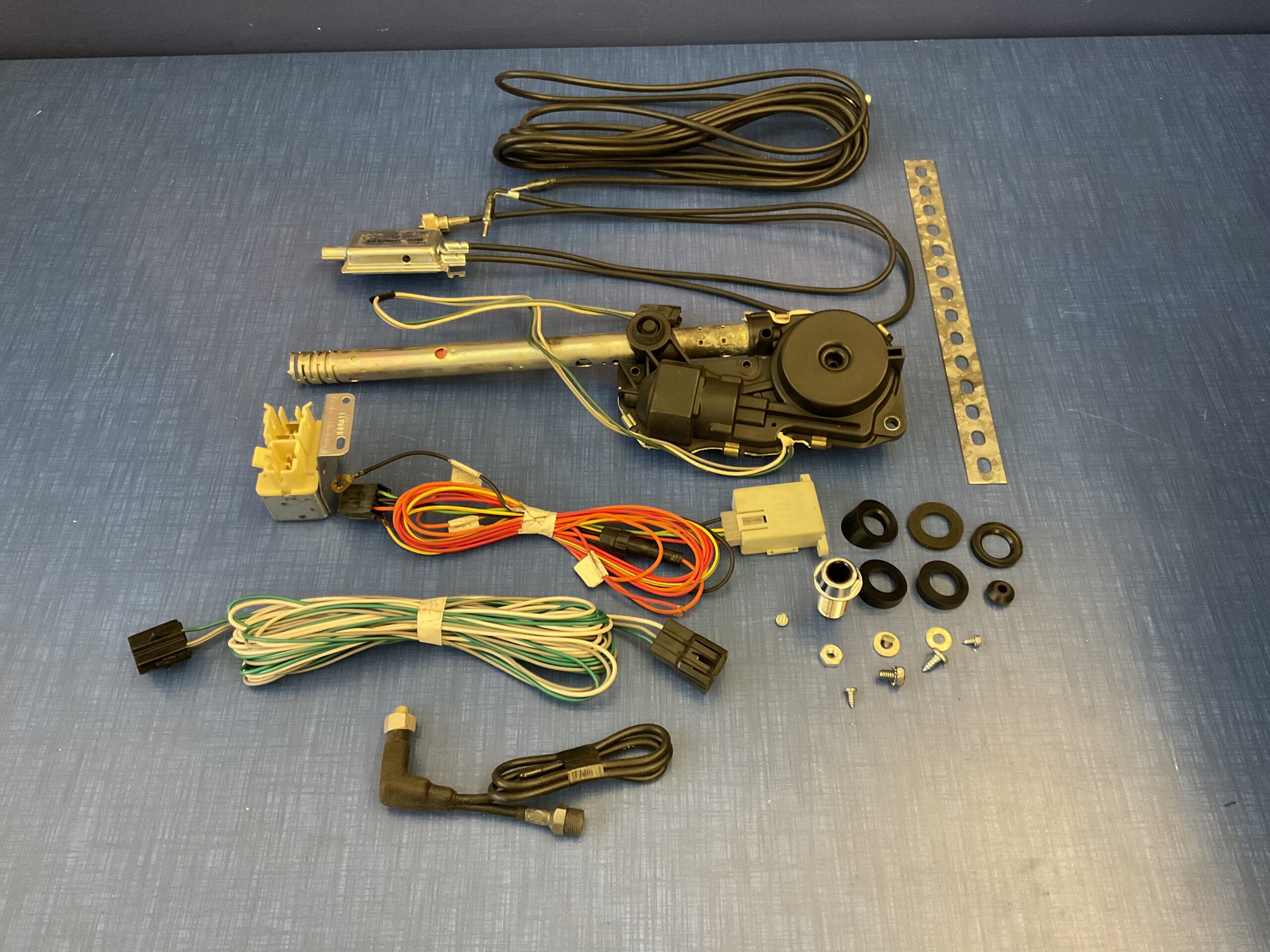 1977-1983 General Motors NOS Radio Tri Band AM, FM,CB Electric Power ...