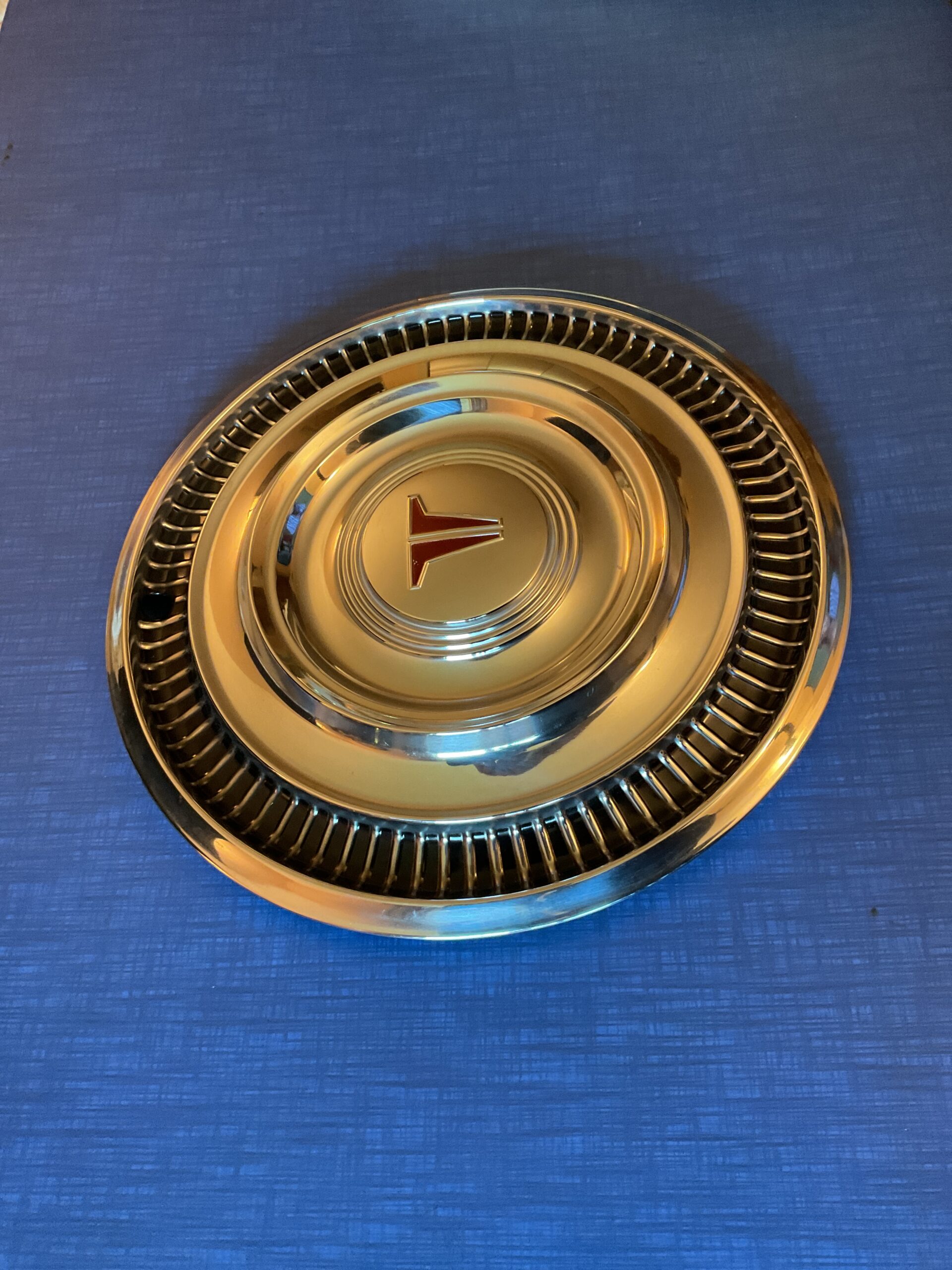 1963 Oldsmobile NOS Deluxe Wheel Cover Hub Cap GM # 587625 - Oldsmobile ...