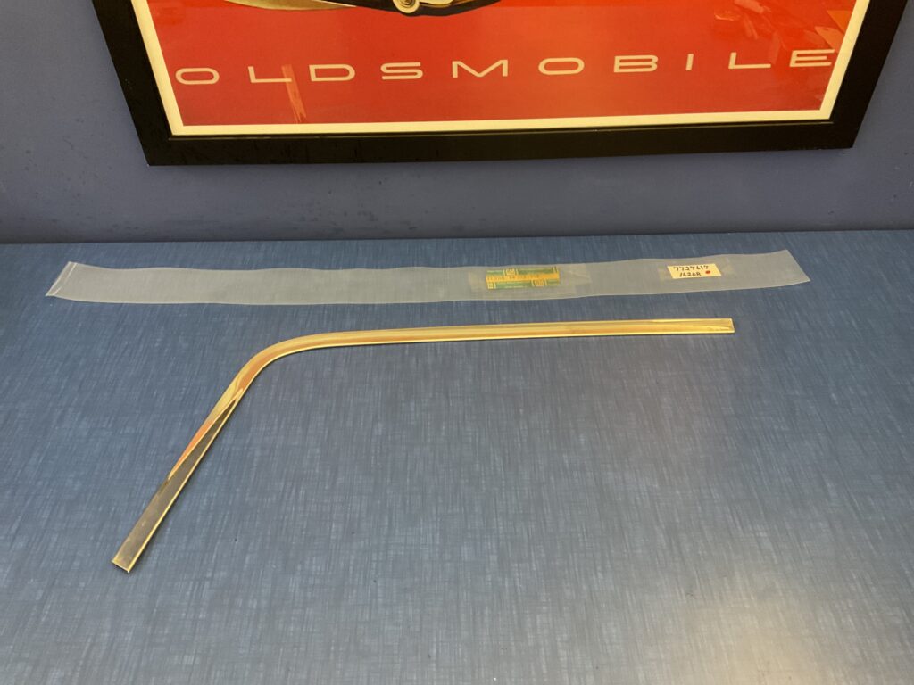 1968 - 1972 General Motors NOS Back Window Glass Left Hand Upper Reveal ...